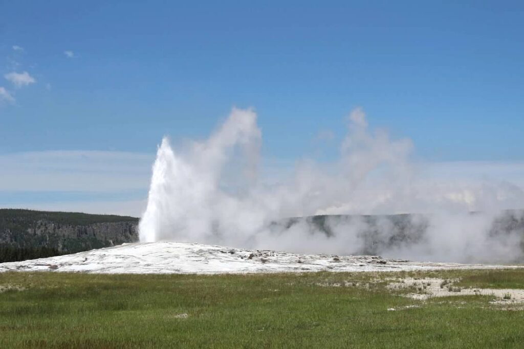 Upper Geyser Basin Yellowstone National Park Old Faithful Hot Geysers ...